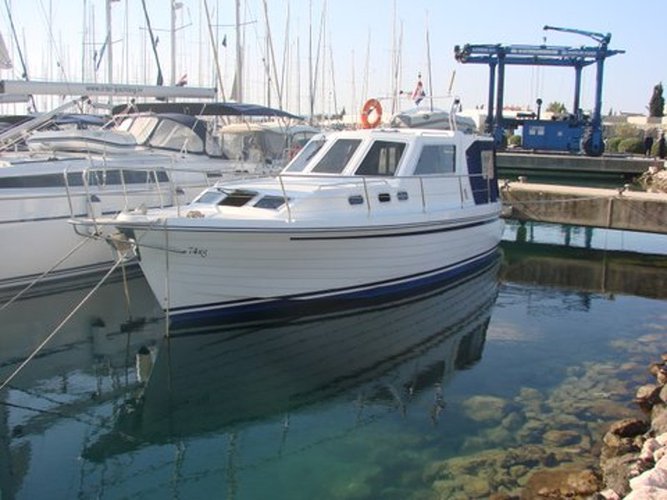SAS-Vektor Motor Boat Rental Sukošan, HR 22717 | Sailo