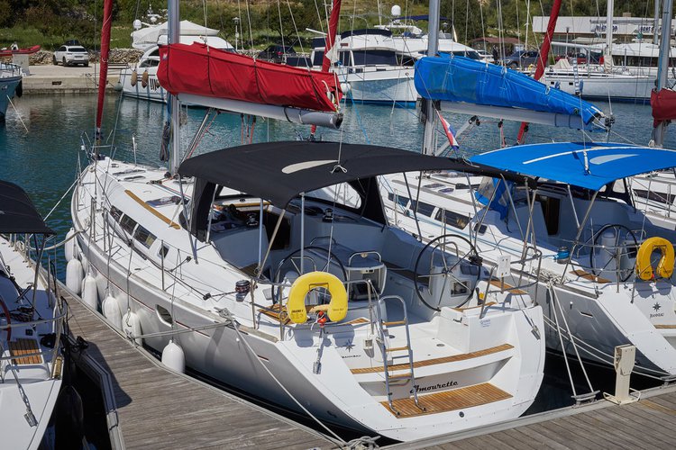 Sailboat 45.0’ Jeanneau Rental in Šibenik region 7040 | Sailo