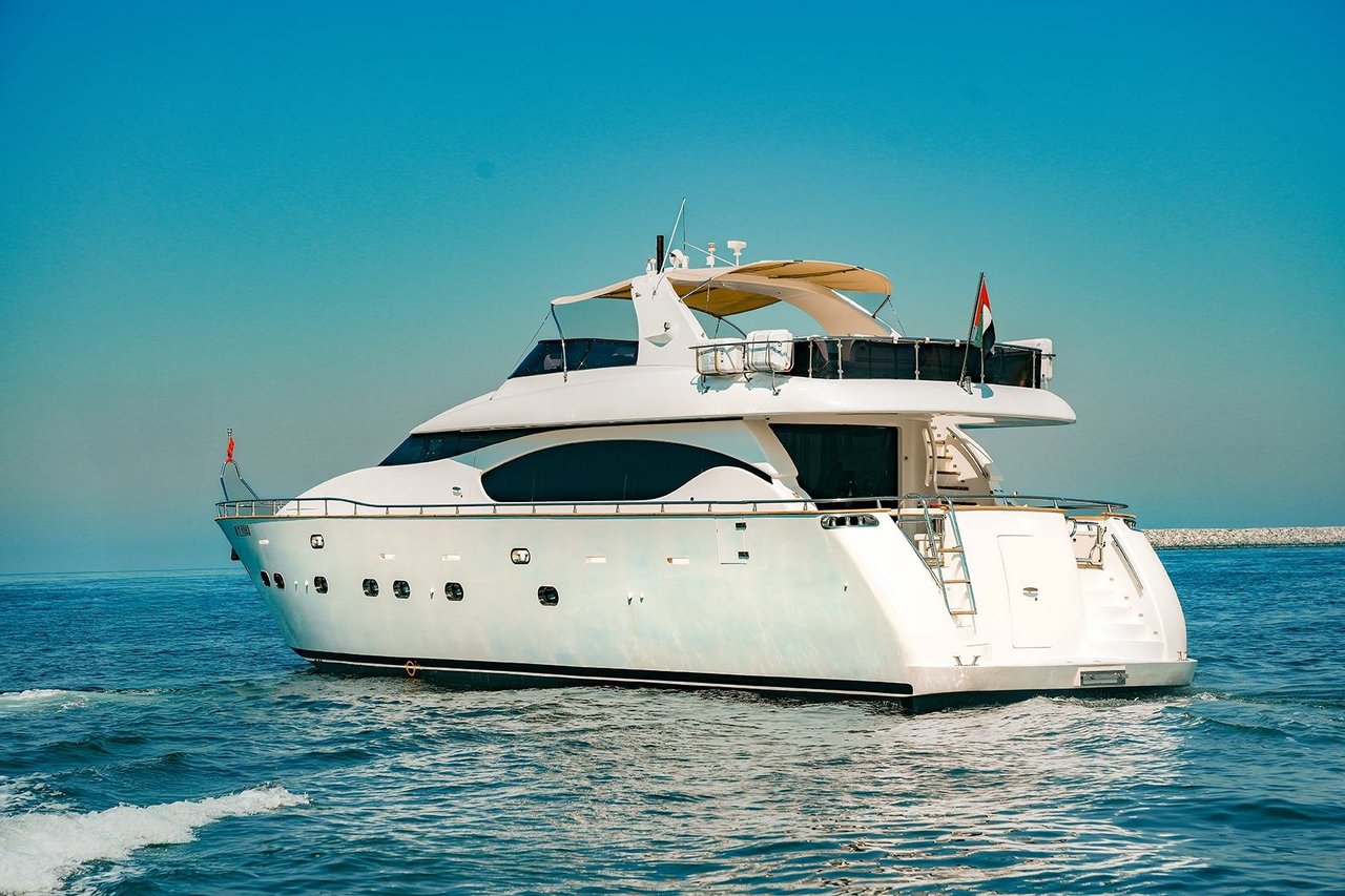 Maiora Flybridge 117333 Luxury Motor Boat Rental Dubai, AE | Sailo